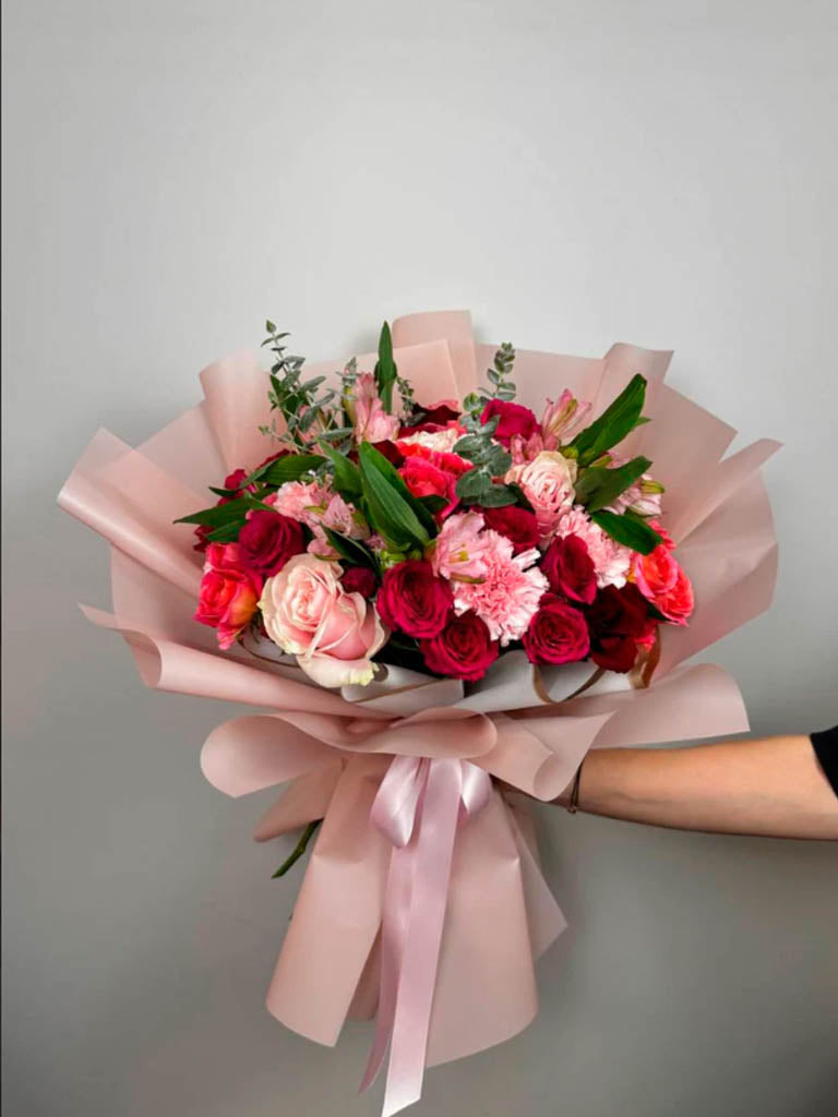 Contrast – Flowers Station